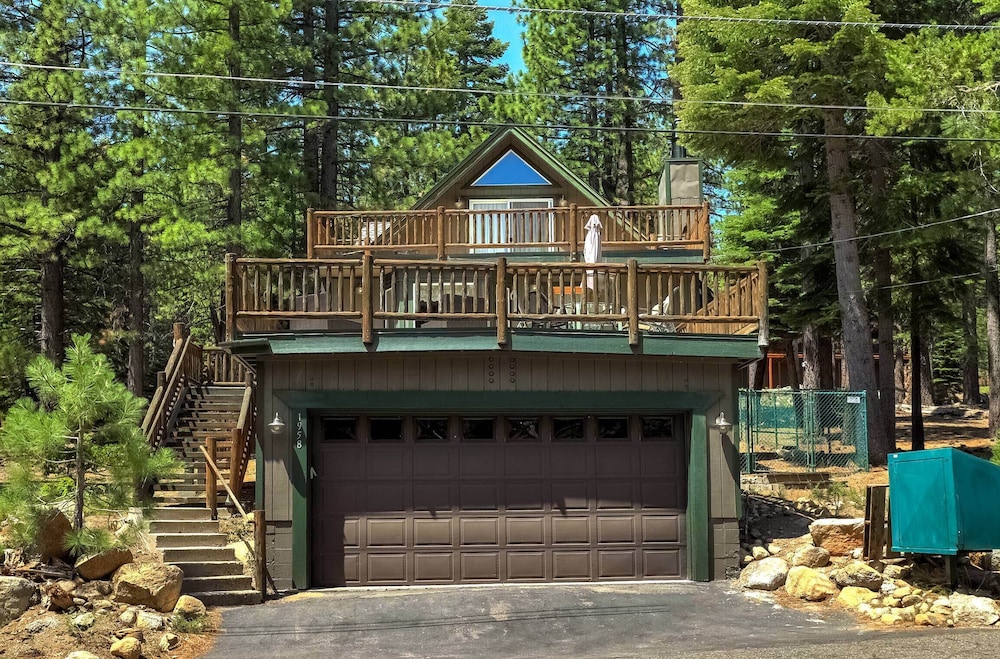 Bear Pause 4br Large Deck & Balcony - Grass Lake, South Lake Tahoe