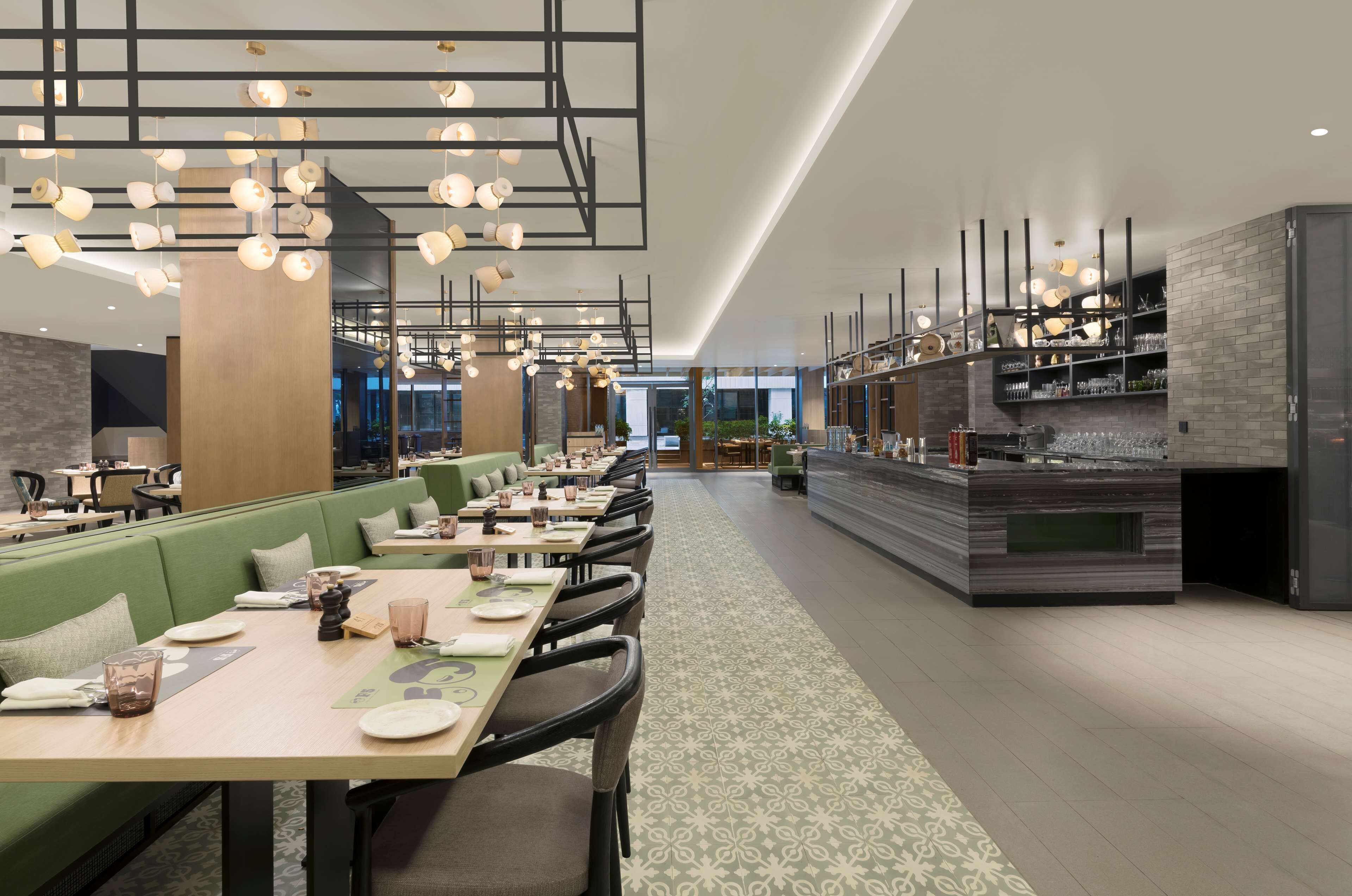 Café da manhã com buffet todos os dias mediante uma taxa