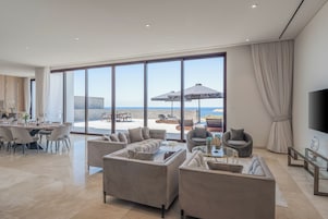 Suite Presidencial | Minibar, cofre no quarto, secretária, quartos insonorizados 