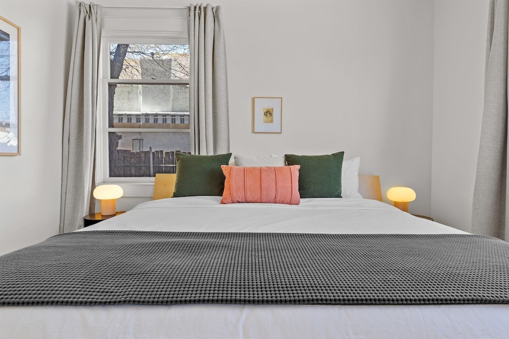 Modern And Bright 3b - Heart Of Railyard District - Santa Fe