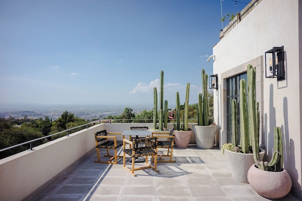 Vila superluxo, 2 quartos | Terraço/pátio