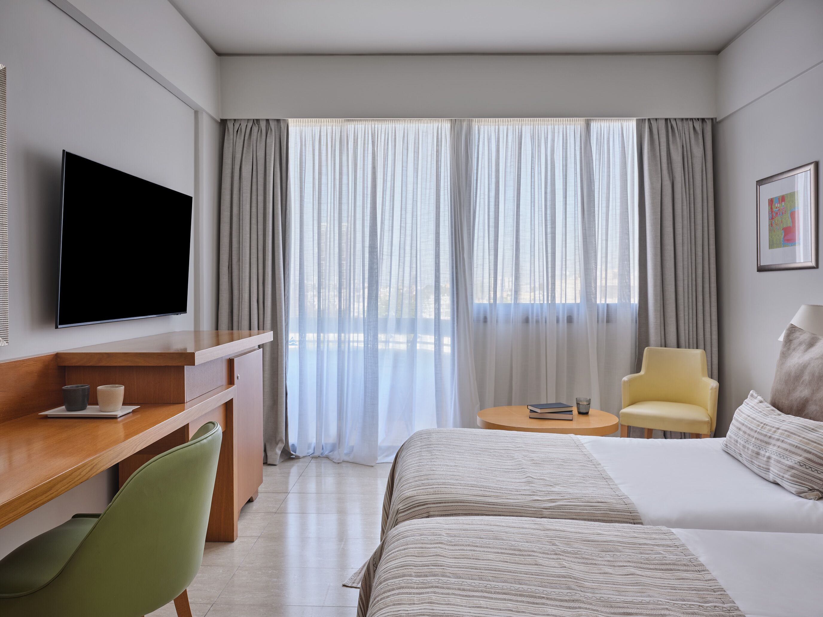 Cofre no quarto, cortinas/cortinados opacos, quartos insonorizados 