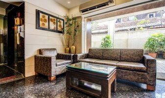 Área de estar no saguão