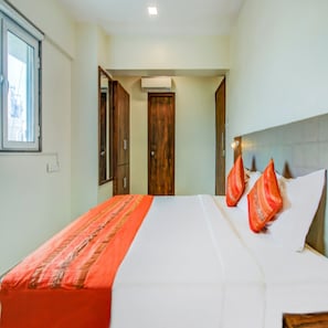 Quarto Duplo Superior | Roupa de alta qualidade, secretária, Wi-fi grátis 