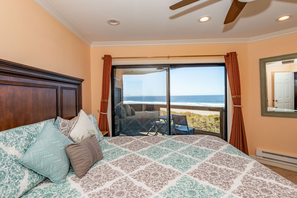Ocean Front Condo Shorebirds 83 - Watsonville, CA