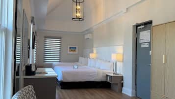 Tower Room | Roupas de cama premium, Wi-Fi de cortesia, roupa de cama