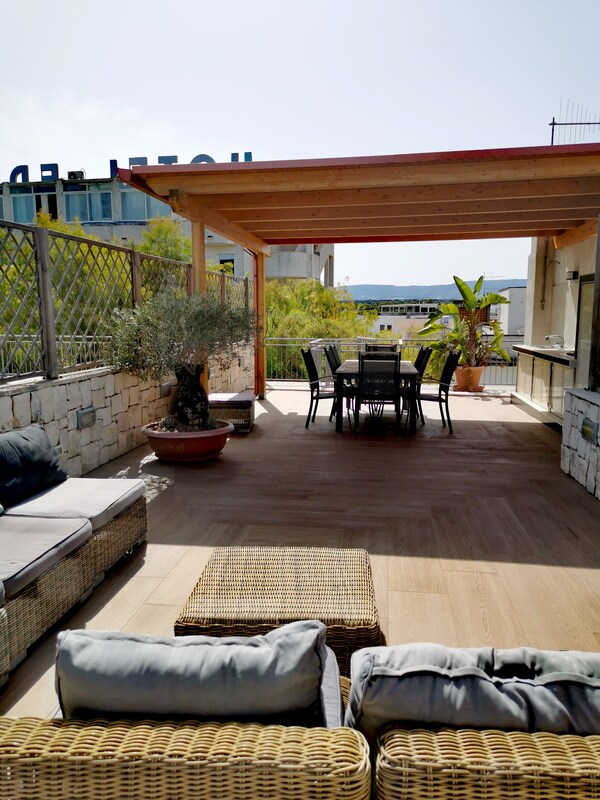 Casamika Vacation Home-apartment With Panoramic Terrace A Stone's Throw From The Sea! - Apulië