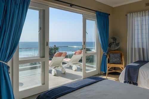 Dolphin Bay Beach House - Port Edward