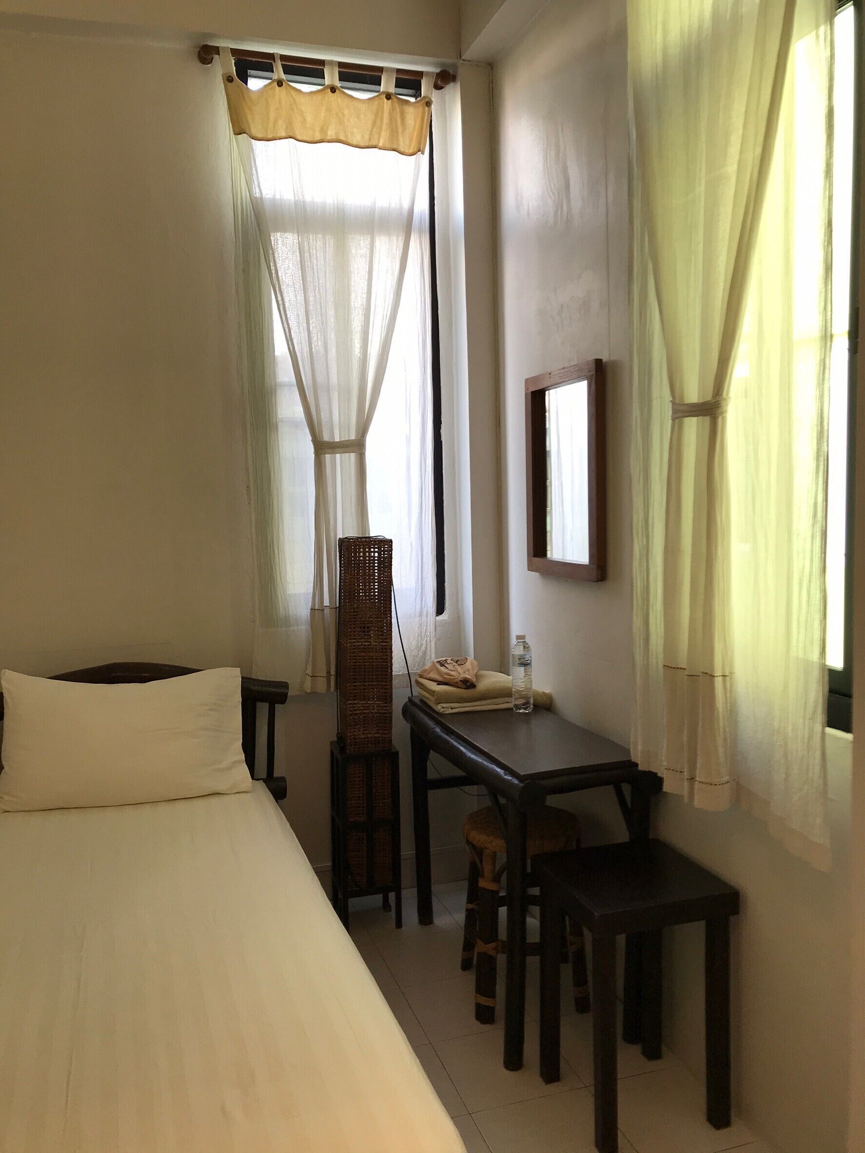 Cortinas/cortinados opacos, Wi-fi grátis, roupa de cama fornecida 