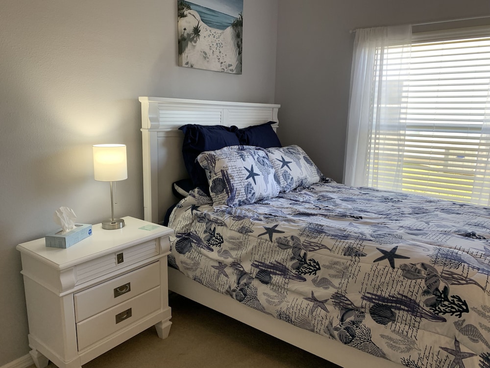 Experience The Fun And Excitement Of The Villages In This Beautiful Patio Villa. - The Villages, FL