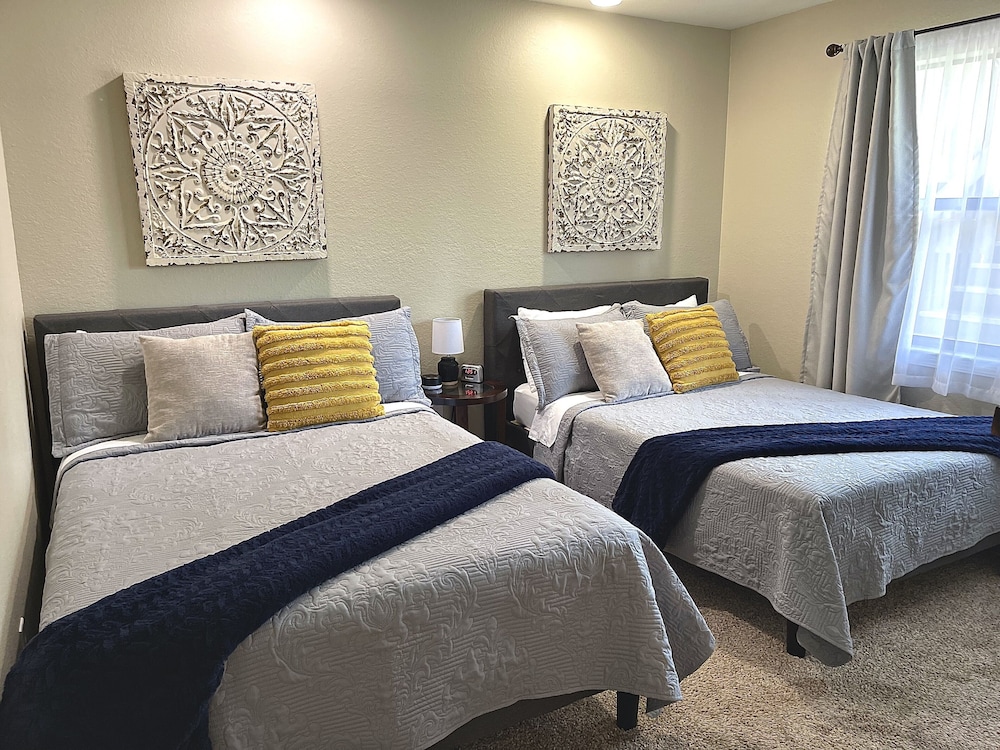 2 Bd Ground Floor, Pointe Royale Golf, Indoor Pool, And Lake Taneycomo Fishing - Branson, MO