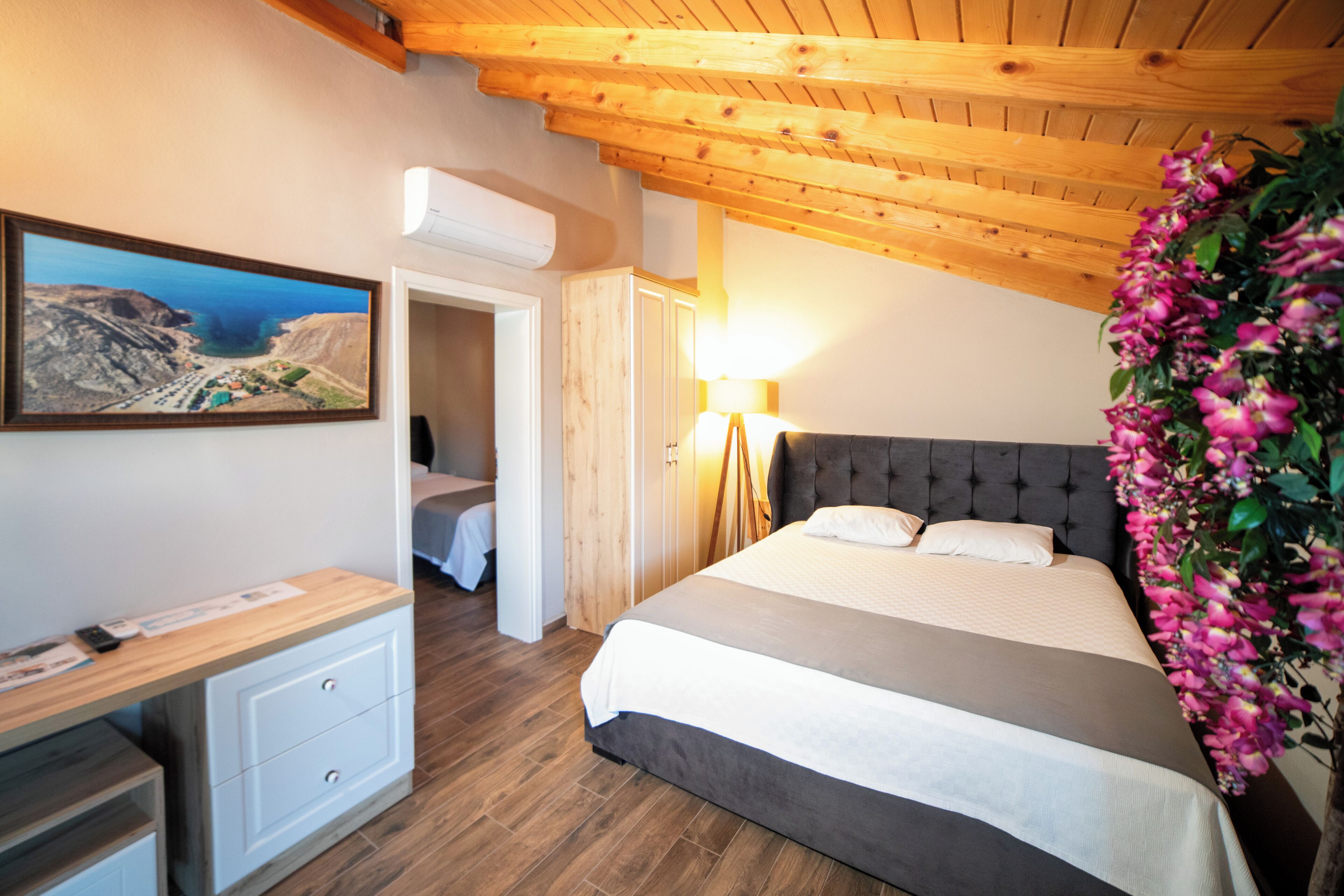 Suíte | Roupas de cama antialérgicas, frigobar, cofres nos quartos