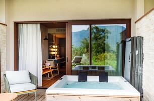 Quarto Duplo (Wellness Nature View) | Roupa hipoalergénica, minibar, cofre no quarto 