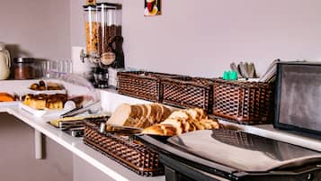 Pequeno-almoço tipo buffet diário incluído
