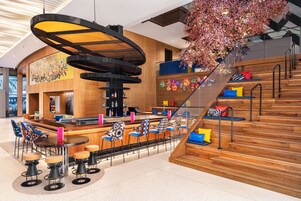 2 bares/lounges, este bar de cocktails 