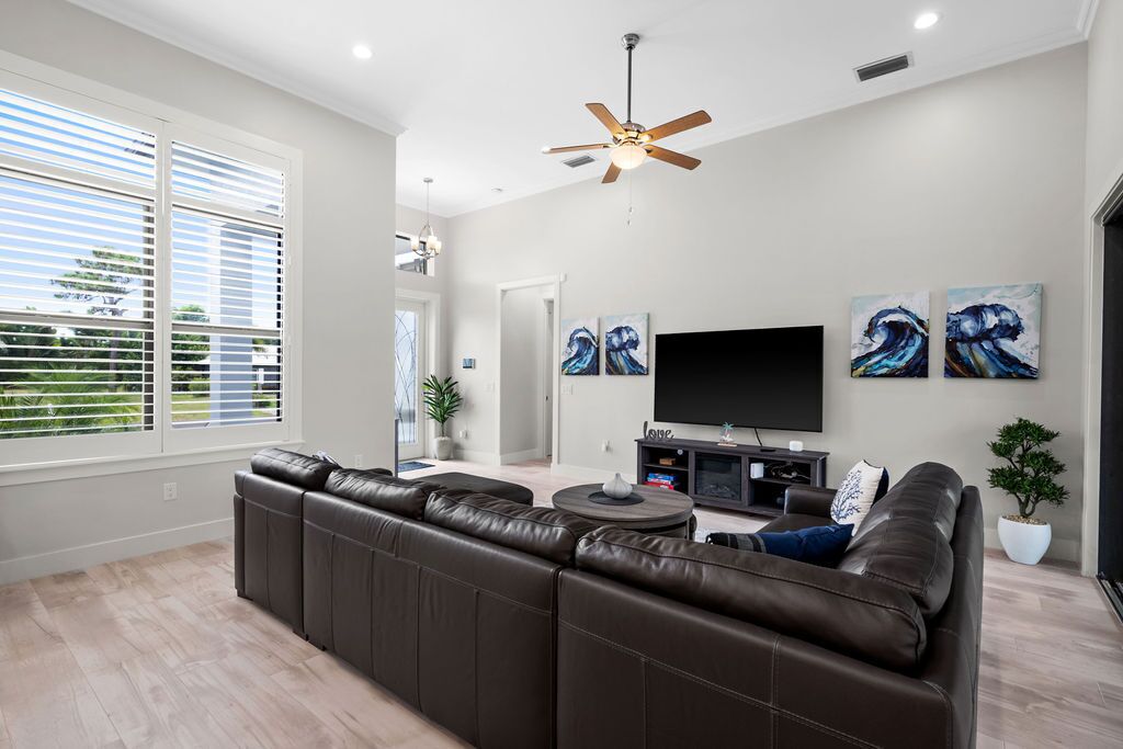 Luxurious Retreat On Marco Island - Marco Island, FL