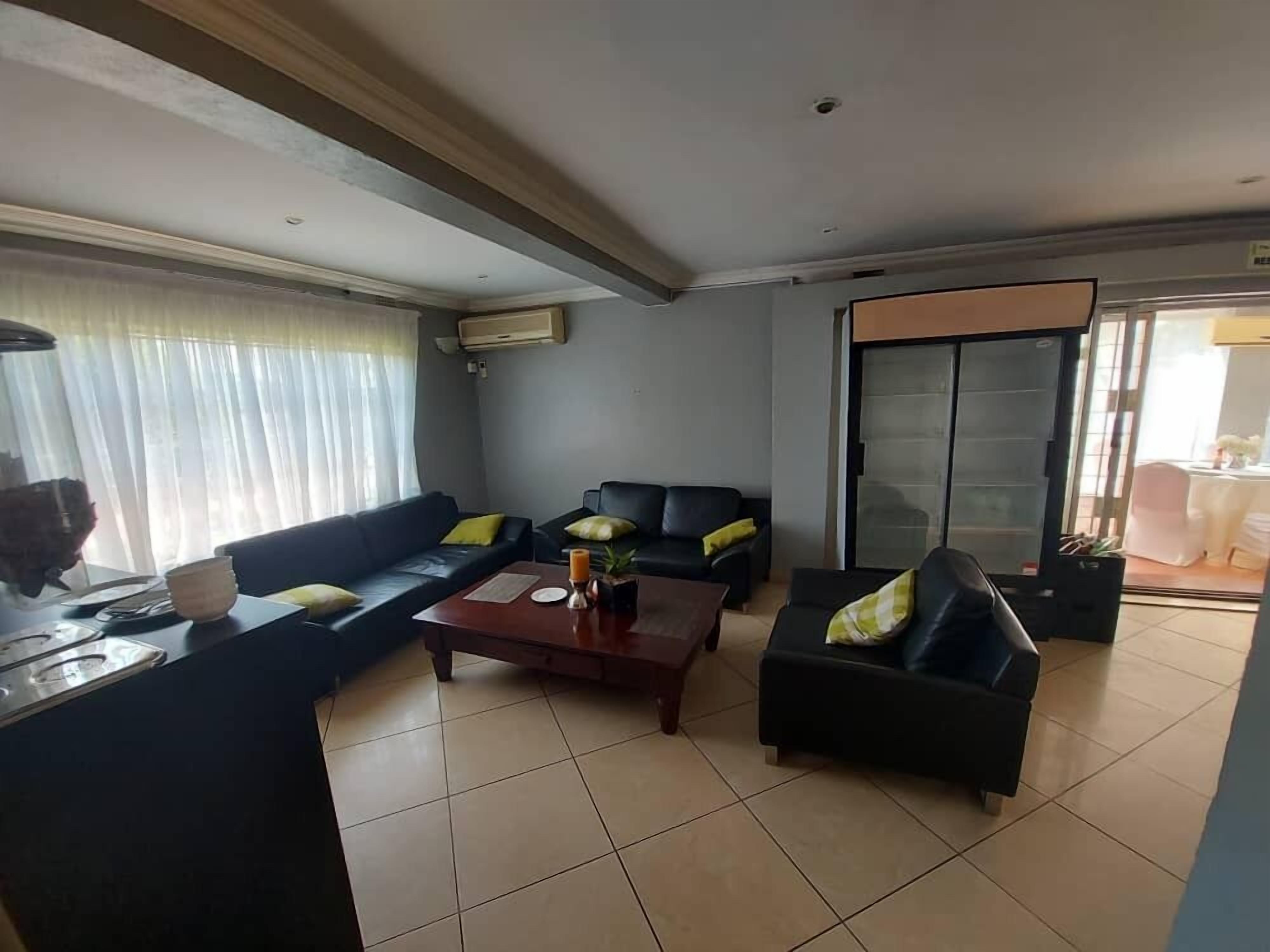 TV 50 polegadas com canais digitais, iPad, Netflix