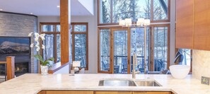 Condo, 4 quartos | Cozinha privada