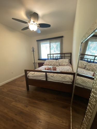 Remodeled 3 Bedroom 2 Bathroom Townhome - Los Angeles