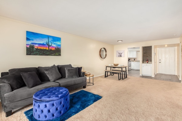 ⭐️⭐️⭐️⭐️⭐️, Cozy- Spacious, Ground Level, 2br/2ba Condo. Points West Condos - Arizona