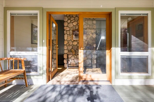 Spacious, Cozy Getaway With Breathtaking Mountain Views - Wofford Heights, CA