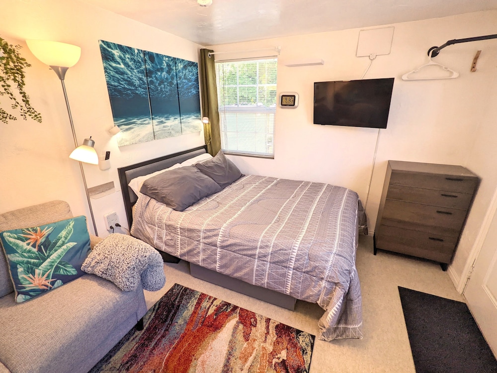 200 Ft² Tiny Home In Heart Of Slc, Minutes To Outdoor And Urban Adventures - Salt Lake City, UT