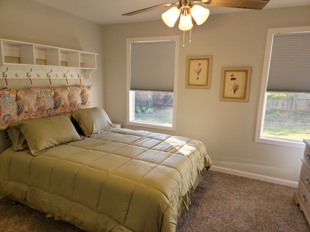 Blue Ridge Avenue Guest House - Culpeper, VA
