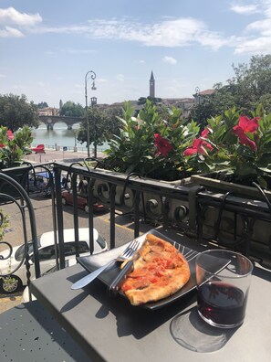 Apartamento, 1 quarto, sacada, vista para a cidade | Sacada