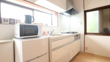 Casa, 3 quartos, para não fumantes | Cozinha americana privada | Geladeira, micro-ondas, cooktop, chaleira elétrica