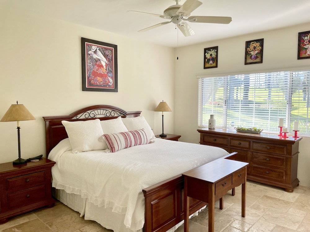 Spanish Decor Condo With Amazing Mountain Views Situated In Desert Falls. - Palm Desert, CA