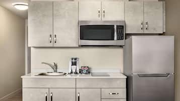 1 quarto, secretária, secretária adequada para computadores portáteis