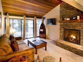 Apartamento em Condomínio Fechado, 2 quartos | Sala