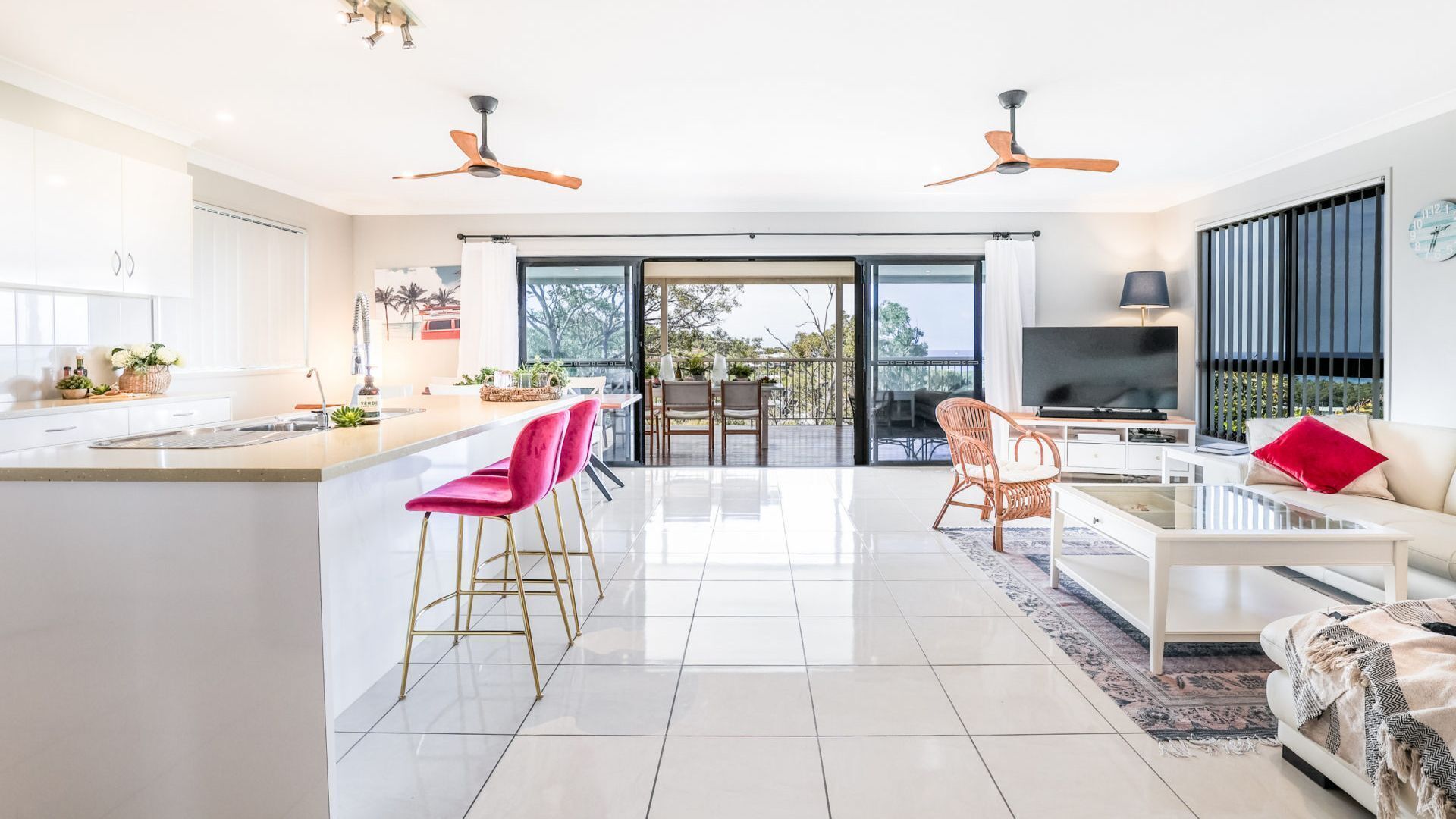 Amore Holiday House -  Stunning Family Property Capturing Sea Breezes & Ocean Views. - Agnes Water