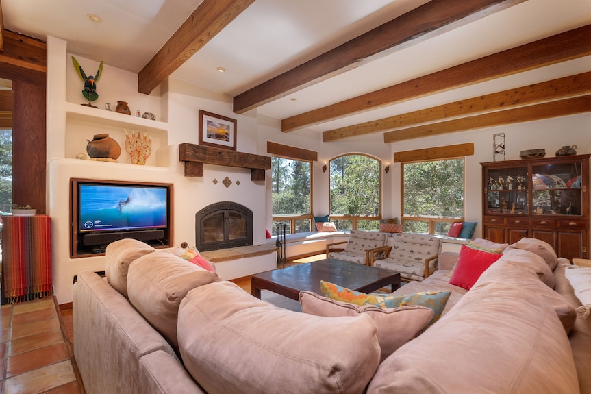 Custom Built Rental On Lodge Hill! Stunning Home In A Peaceful Neighborhood! - Cambria, CA