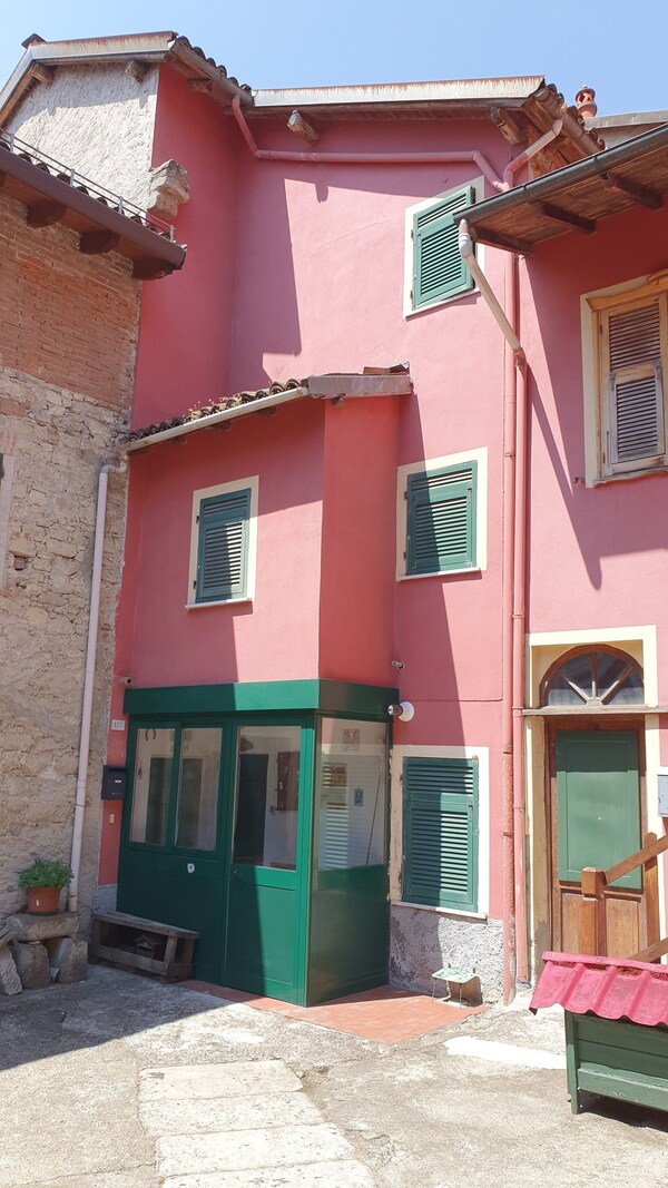 "Pegrini" Apartment In The Historic Center Of Gavi - Novi Ligure