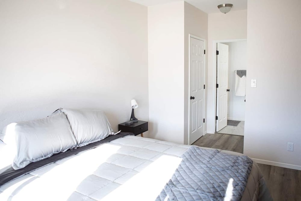 New Modern Apartment Near Ft. Huachuca (225) - Sierra Vista, AZ