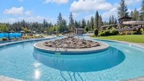 Apartamento em Condomínio Fechado, várias camas (Abbot House - Unit 8) | Piscina