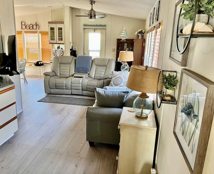 Treasure Coast Location With Resort Type Amenities - Caraïbes