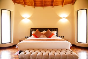 Quarto solteiro superluxo | Lençóis italianos Frette, roupas de cama premium, edredons de pluma
