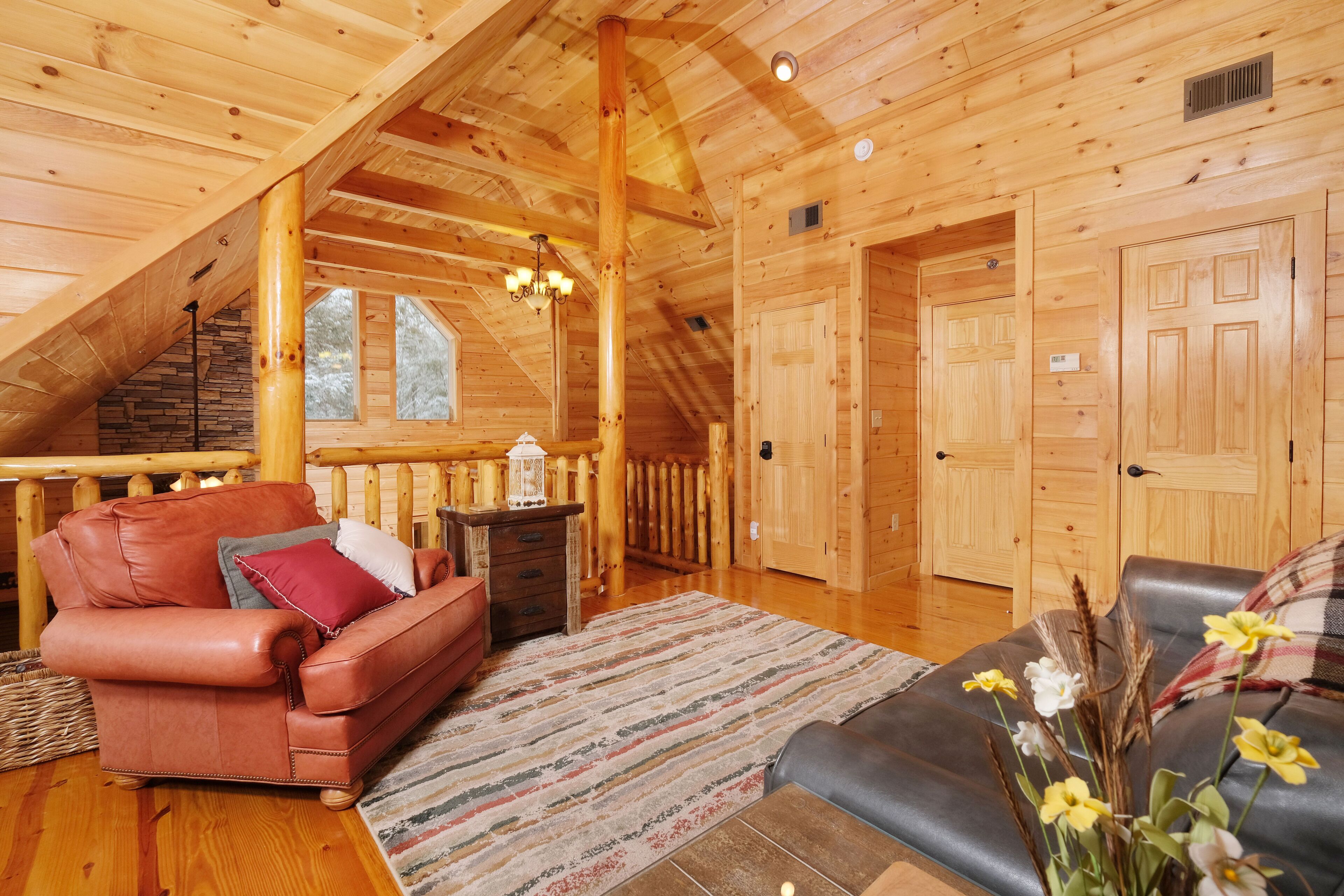 Stunning Log Cabin, 3 King Beds And 4 Twin Beds / Hot Tub / Wifi - Gatlinburg