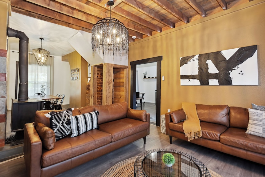 Historic Farmhouse In The Heart Of Downtown White Salmon! - White Salmon, WA