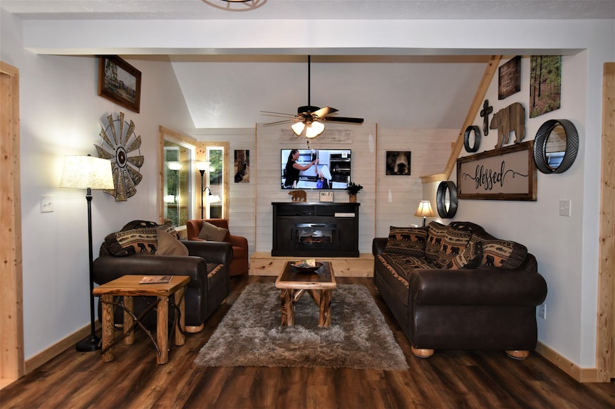 Black Bear Chalet 2br Plus Loft / 2ba - Cleveland, GA