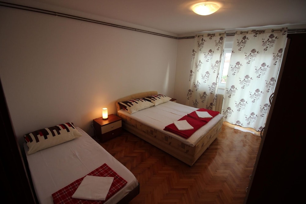 Holiday Apartment Novi Vinodolski For 1 - 6 Persons With 2 Bedrooms - Row House - Novi Vinodolski