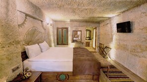 Suíte sênior | Frigobar, escrivaninha, quartos à prova de som, Wi-Fi de cortesia