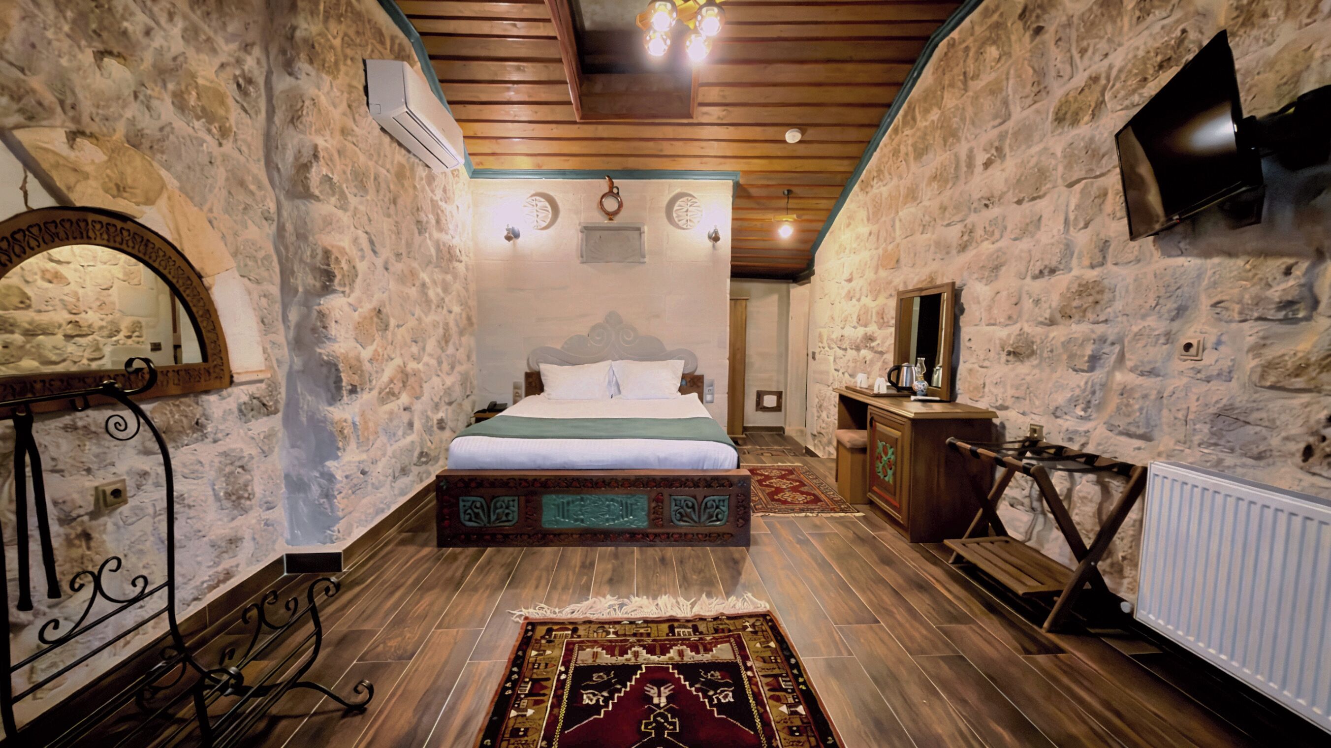 Quarto Deluxe | Minibar, secretária, quartos insonorizados, Wi-fi grátis 