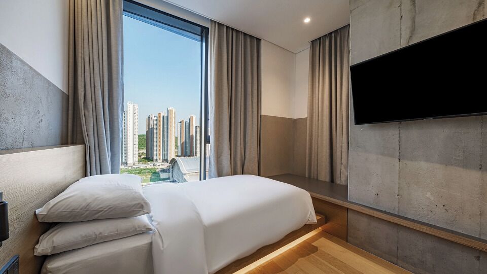 Cofre no quarto, cortinas/cortinados opacos, quartos insonorizados 