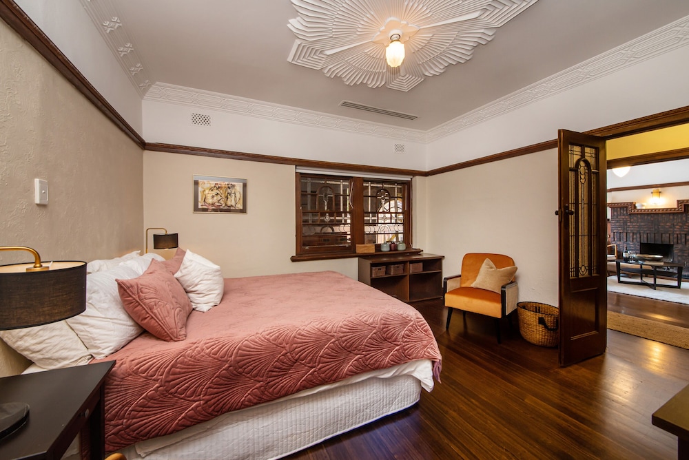 Spacious Apartment, Garden Terrace, Minutes To Beach, Pet Friendly - Australia