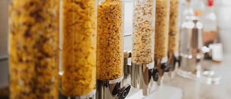 Café da manhã com buffet diário (EUR 19.5 por pessoa)