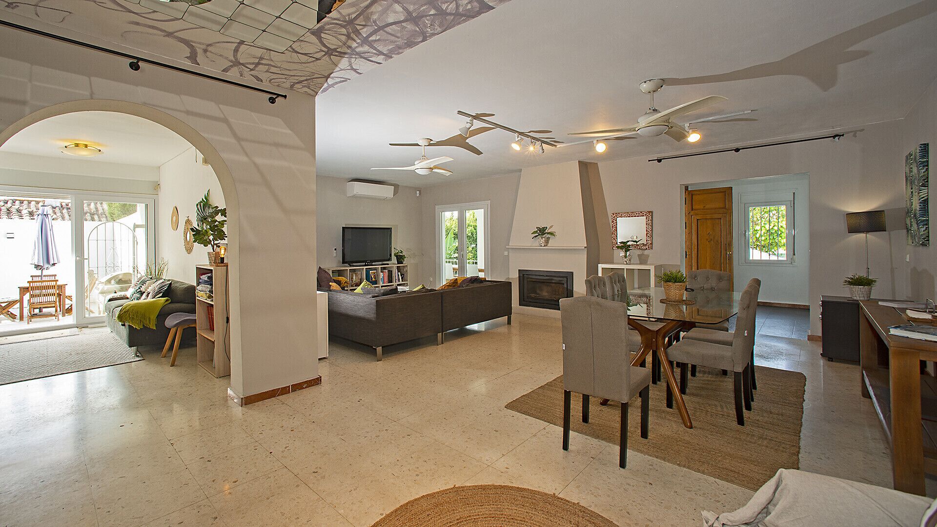 Villa Beachside - 4 Bedroom Villa Near San Pedro Beach - Marbella