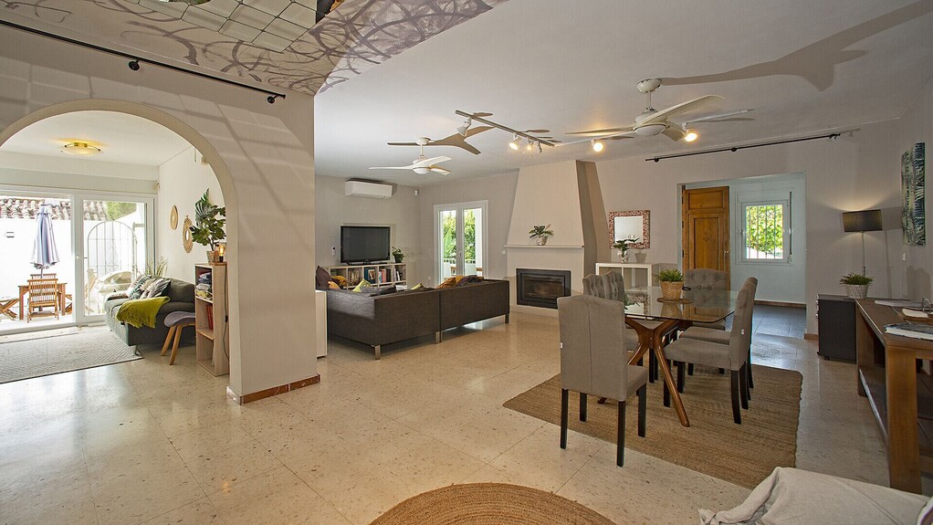 Villa Beachside - 4 Bedroom Villa Near San Pedro Beach - Marbella